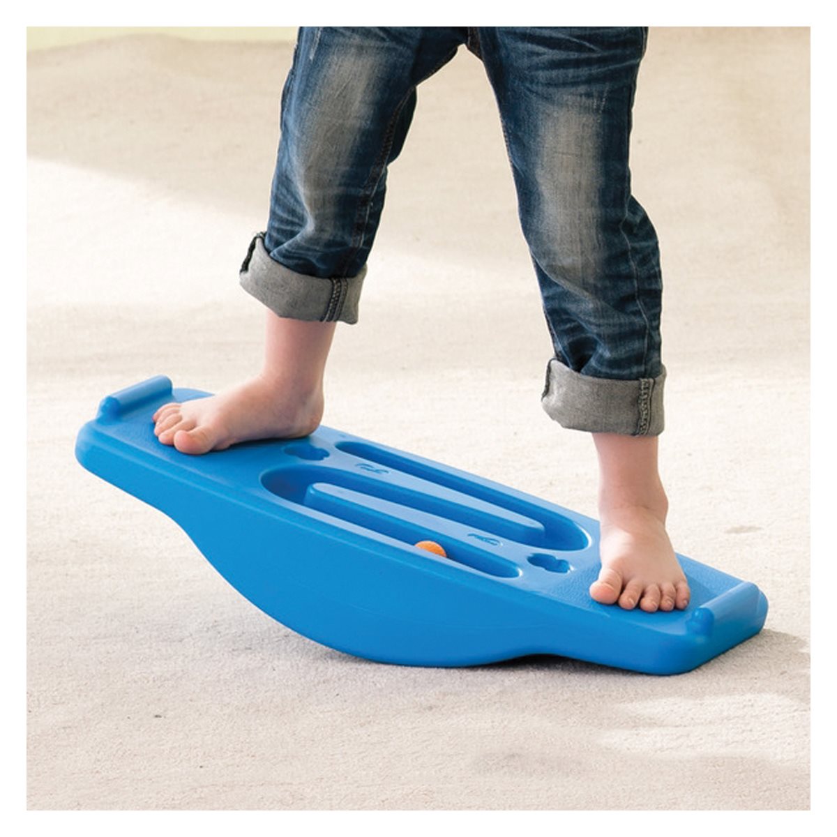 Molded plastic balance board